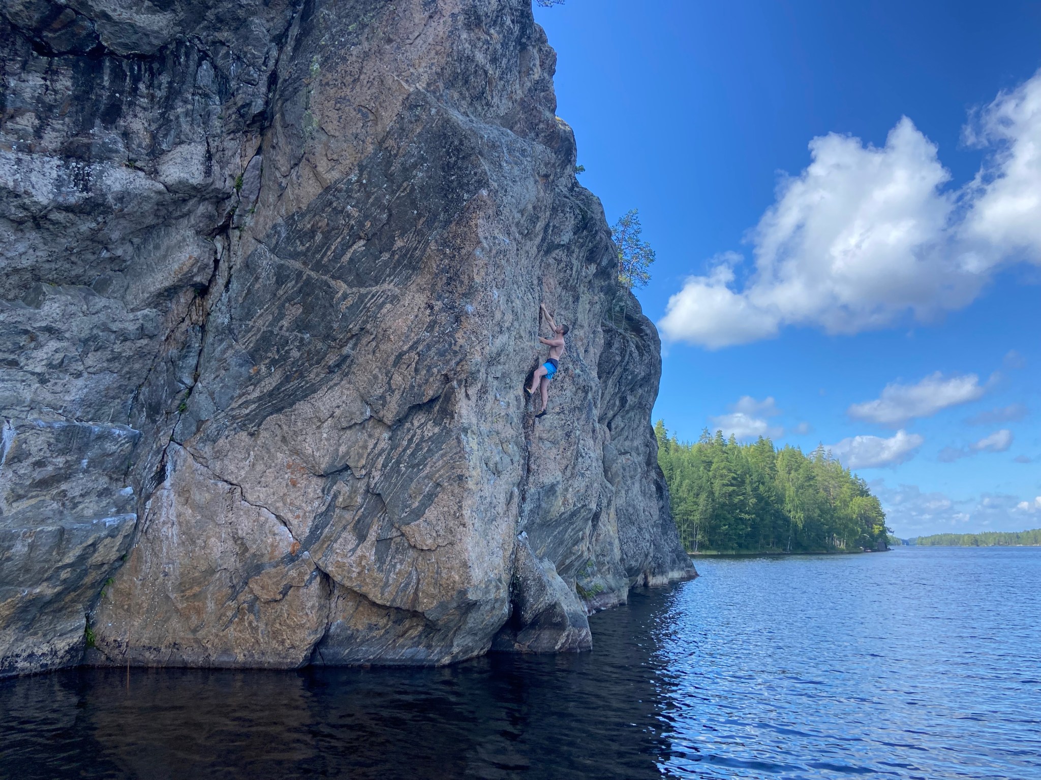 Tips and Tricks for your first time Deep Water Soloing – The Crag Journal